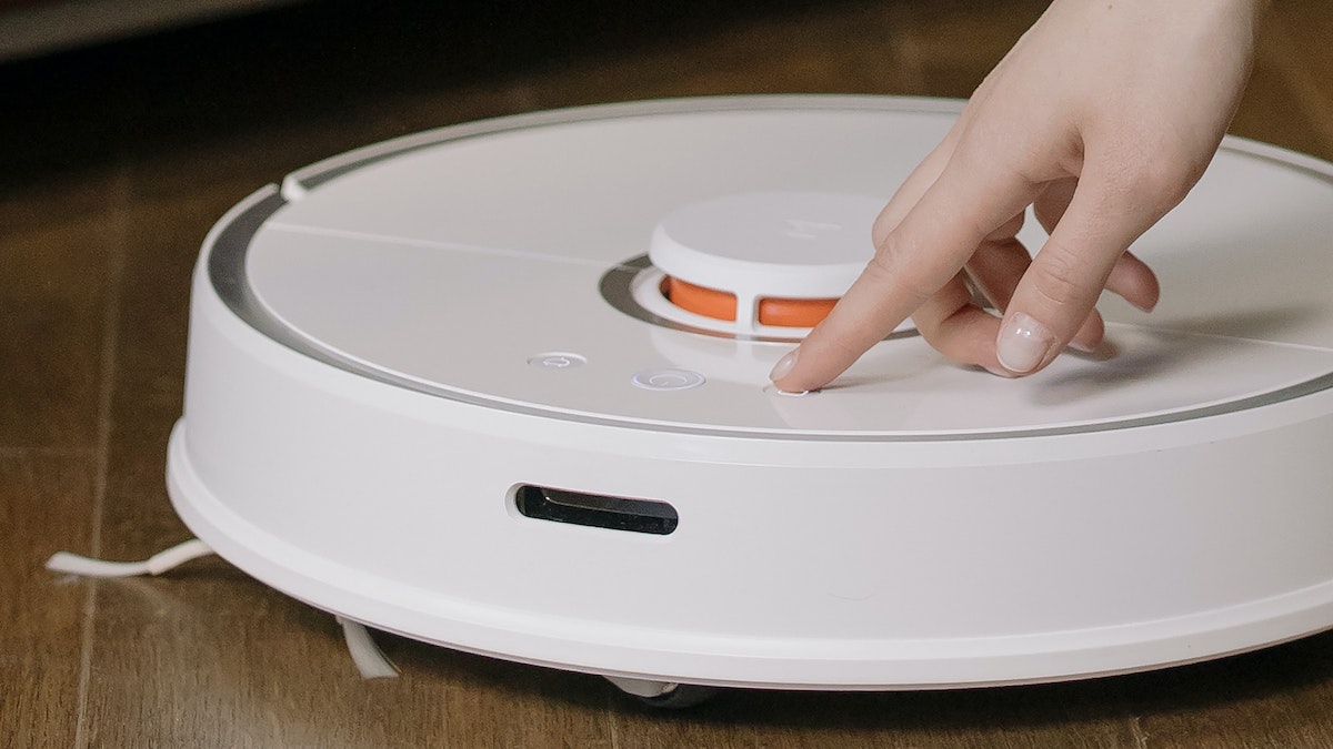 5 Best Robotic Stand Alone Vacuum Cleaners In 2023